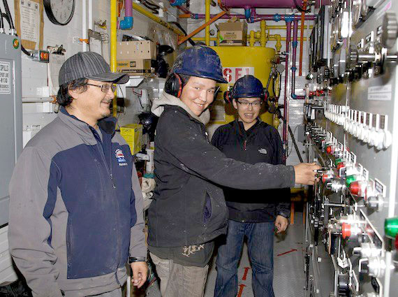 Photo: Arctic Bay youth learn QEC power plant operation