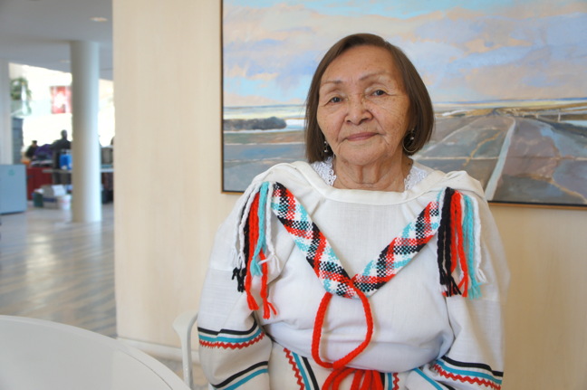 Photo: Edmonton Inuit gather for pre-MMIW meeting | Nunatsiaq News