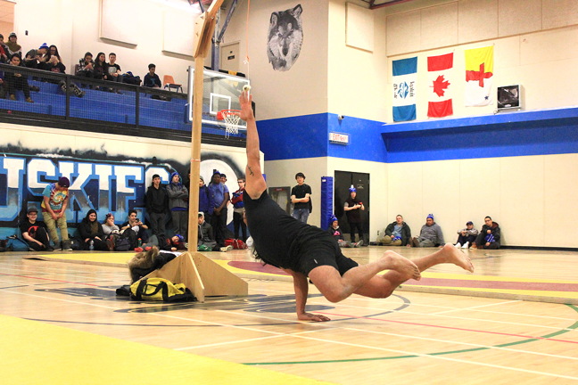 Photo: Some strength defies even gravity | Nunatsiaq News