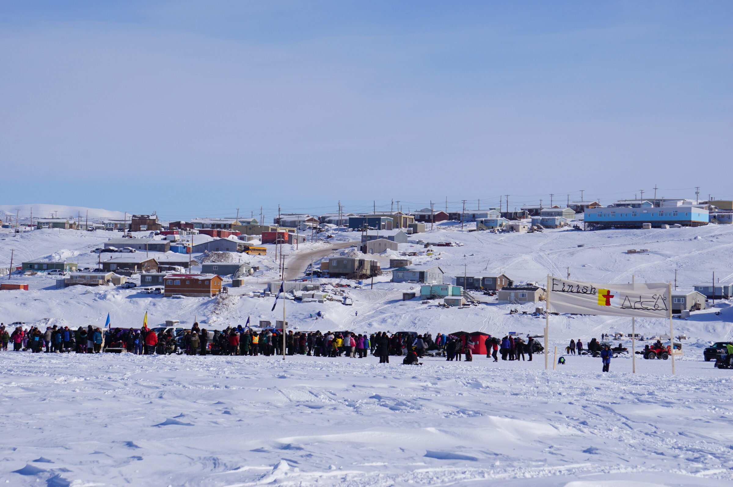 Pond Inlet comes out to greet Nunavut Quest mushers